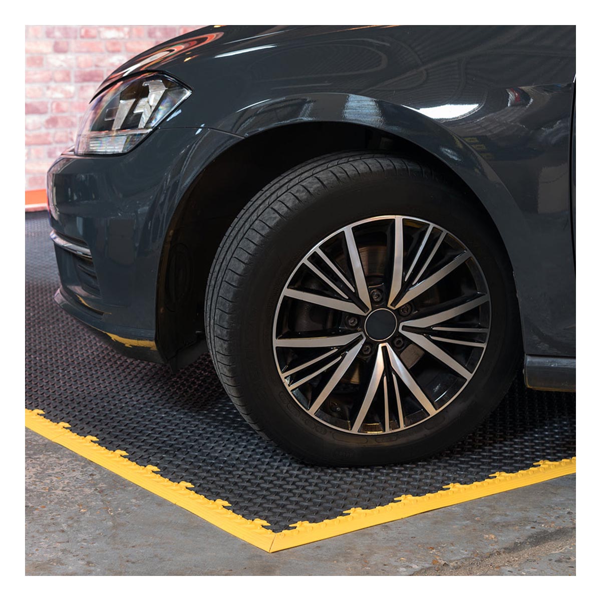 Storalex Garage Floor Tiles Kit (PVC) - Checker Plate Surface - Tufferman